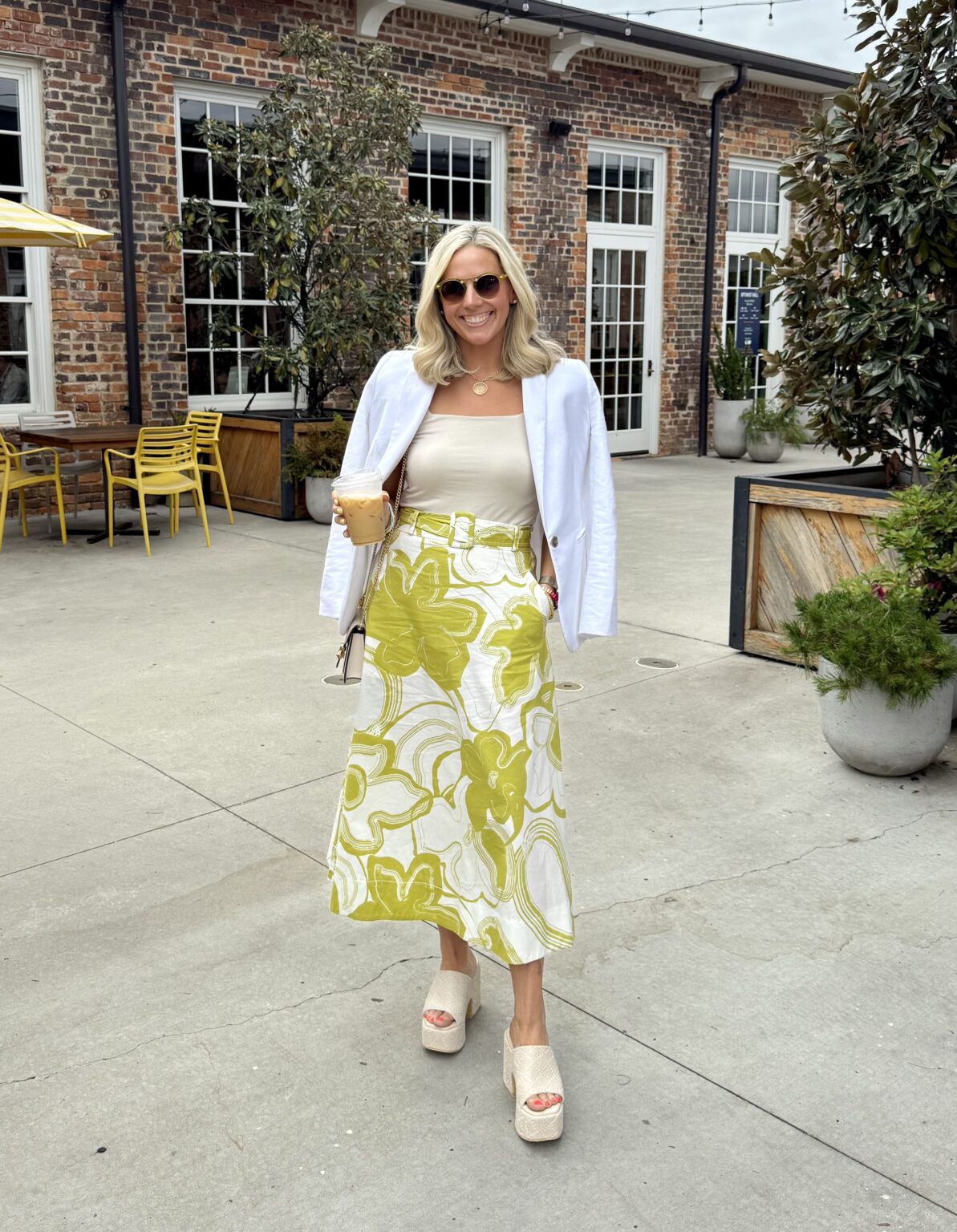 From 9-to-5 to 5-to-9: How Bobbi Thomas Built a Brand on Real Life • Mavely